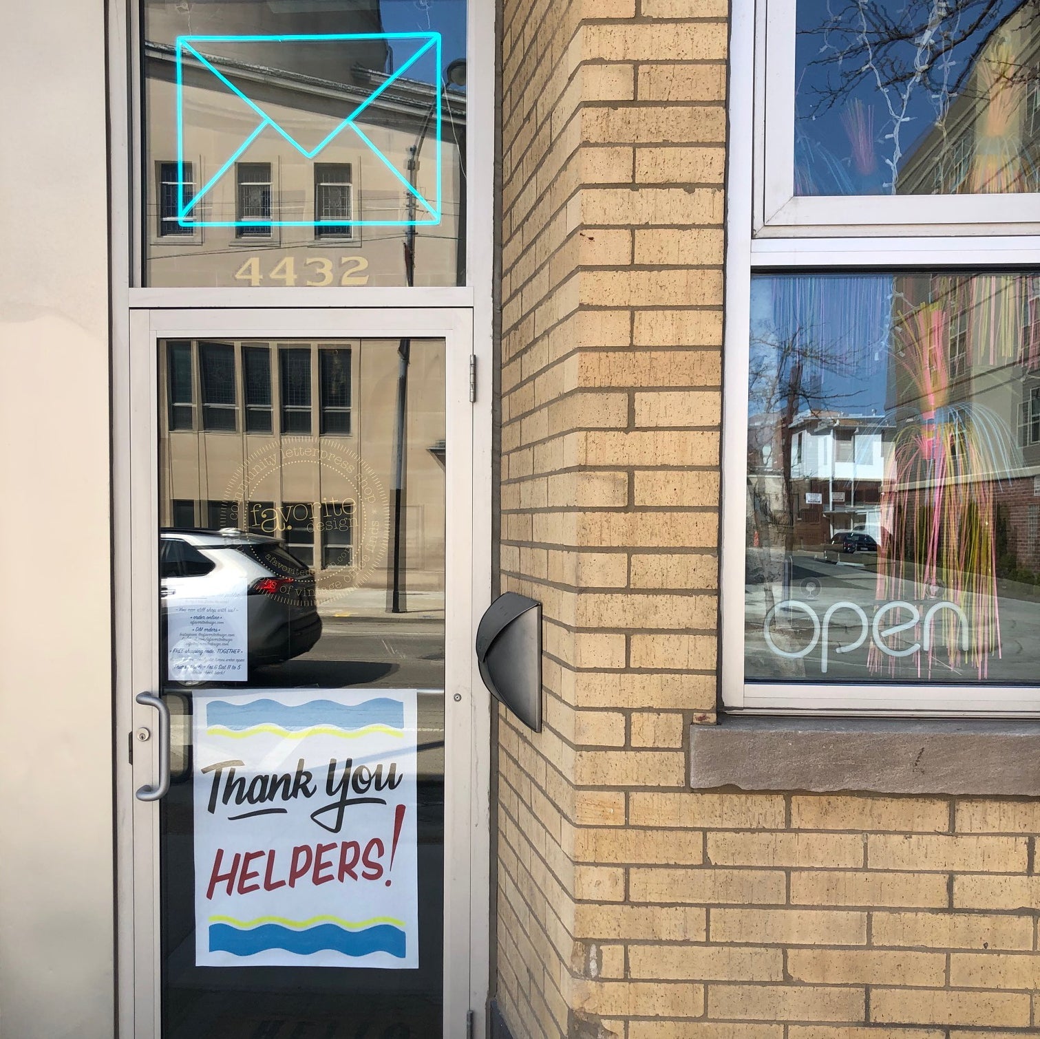 Storefront Temporarily Closed for COVID-19 – a. favorite design